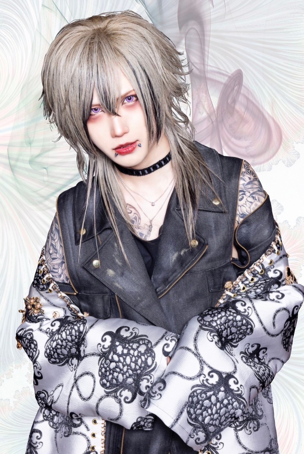 Download ROYZ Phone Wallpaper