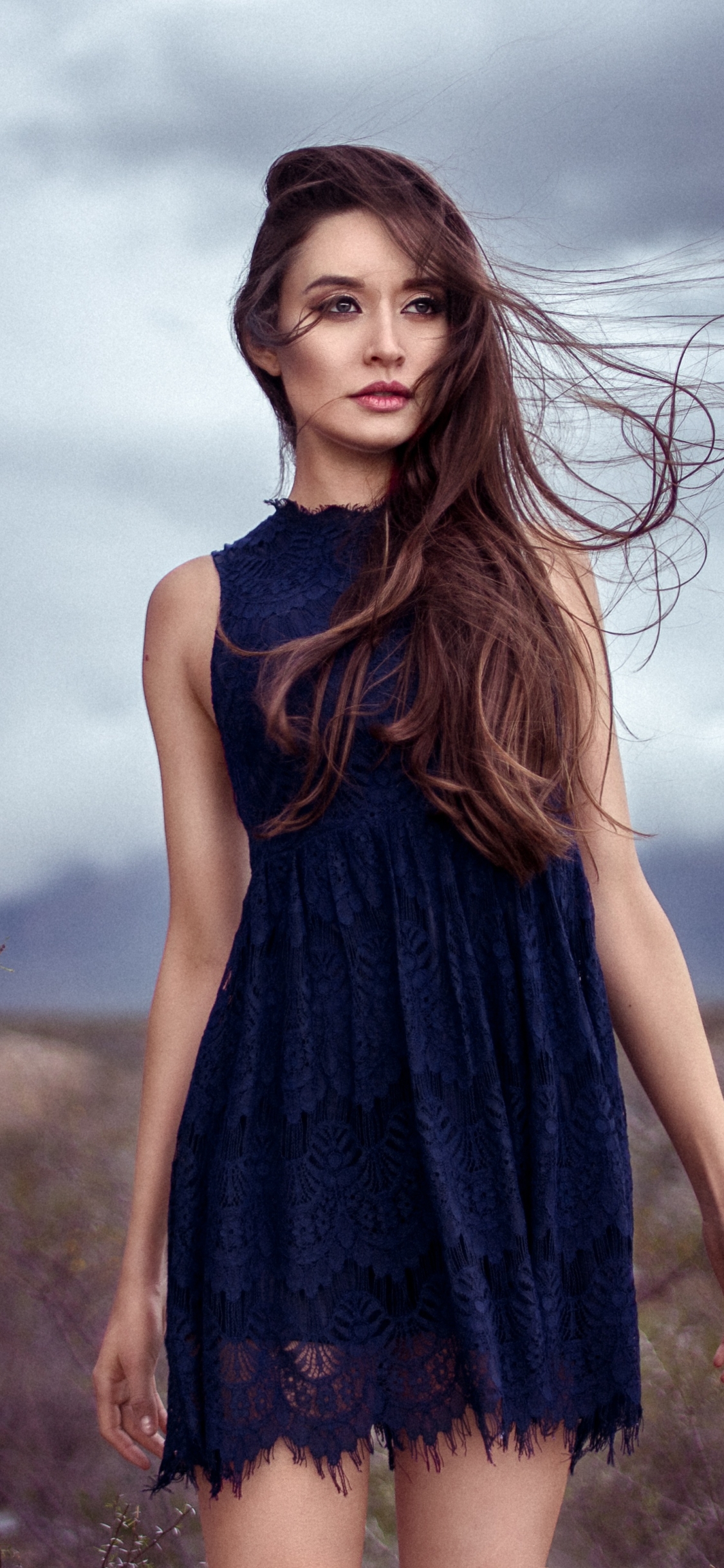 Women Model - Mobile Abyss