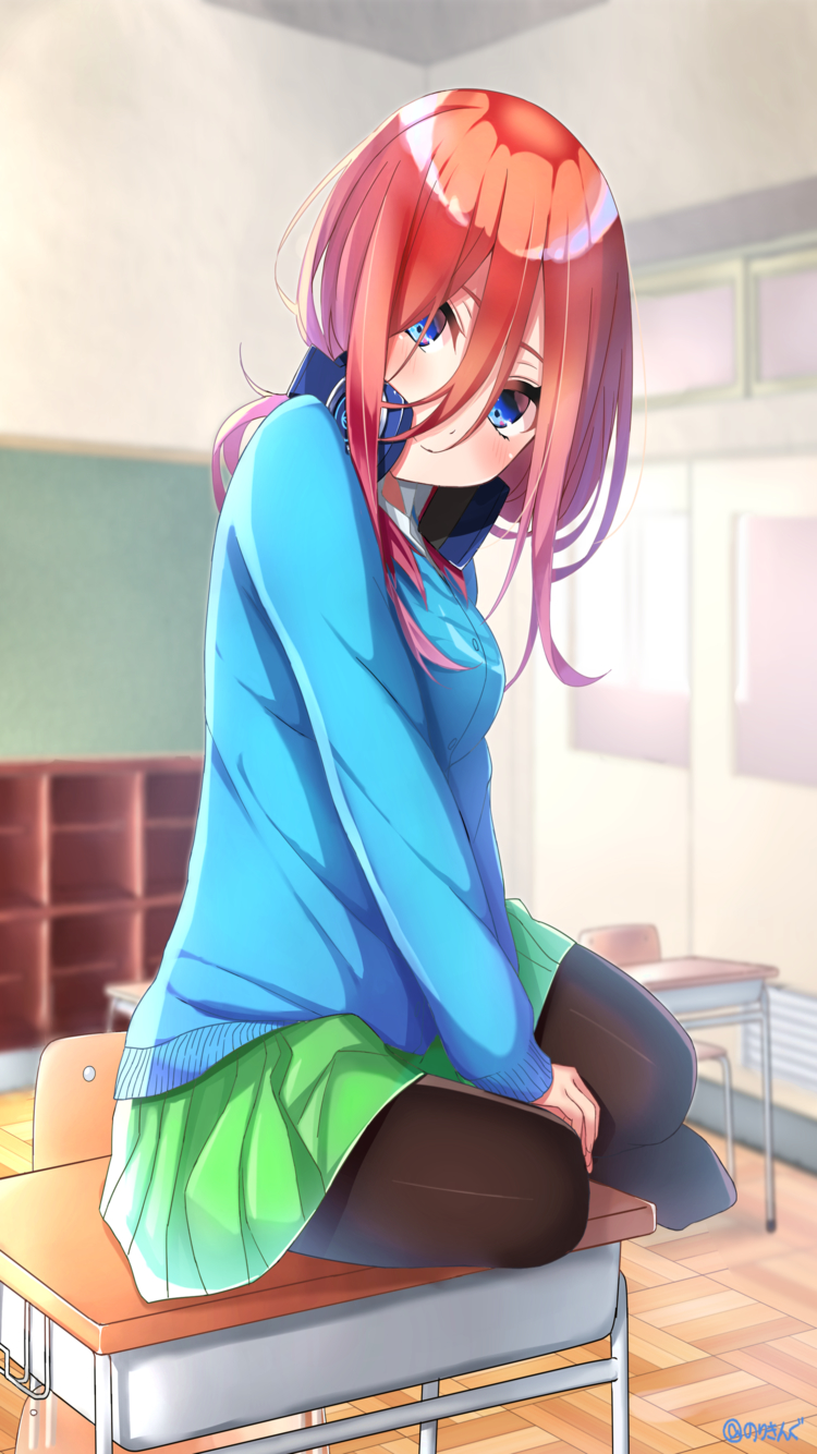 Download Miku Nakano Anime The Quintessential Quintuplets Phone Wallpaper